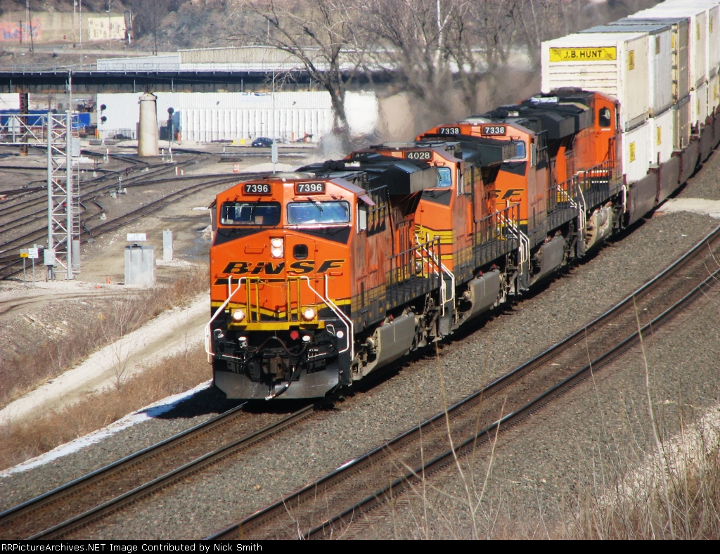 BNSF 7396 leads a Z-Train over Santa Fe Jct. into Argentine Yard.